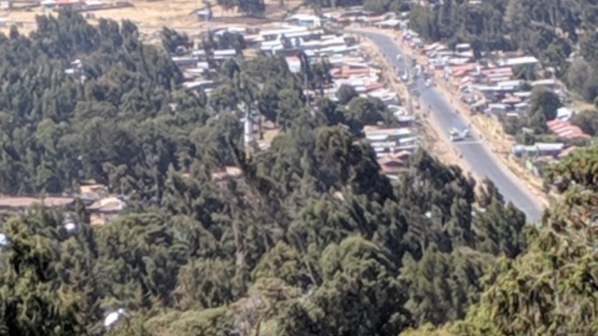 Baalee, Gololchaatti Namoota Albuuda Barbaacha Lafa Qotan Irratti ...