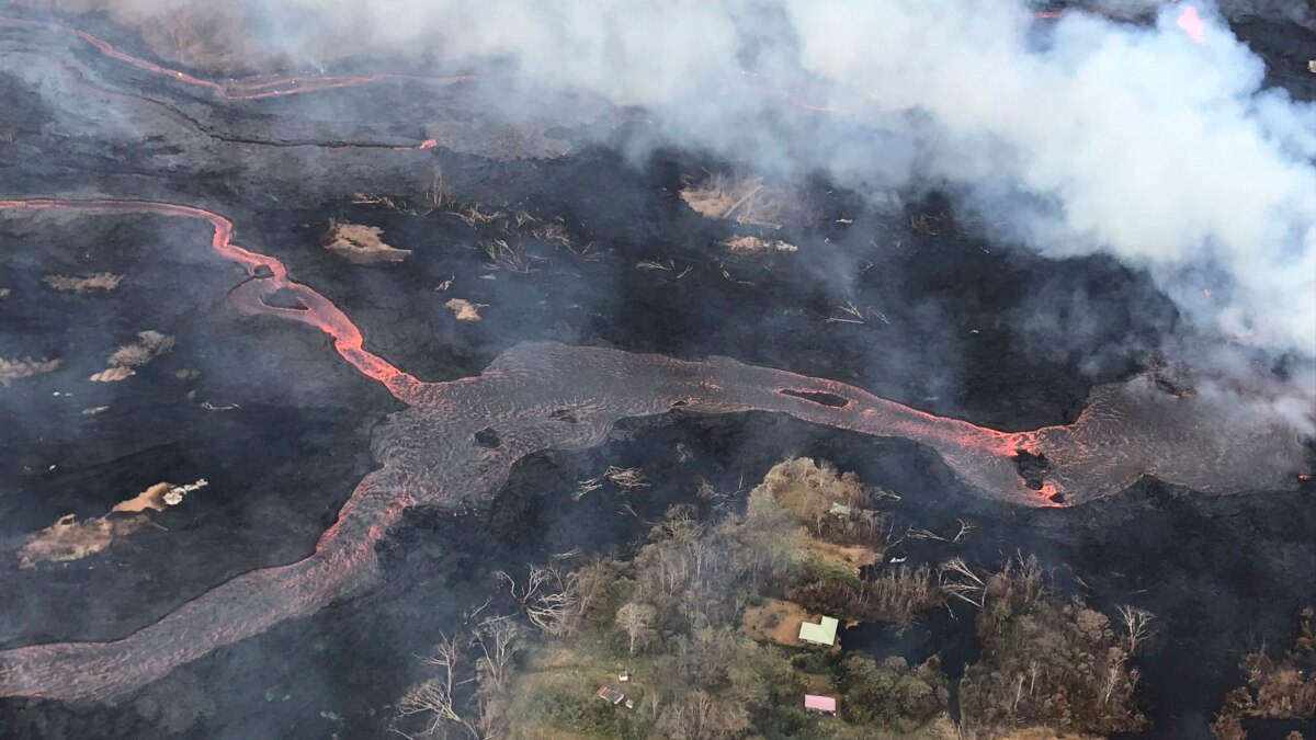 Hawaii Volcano Sends 3 Flows of Lava Into Ocean