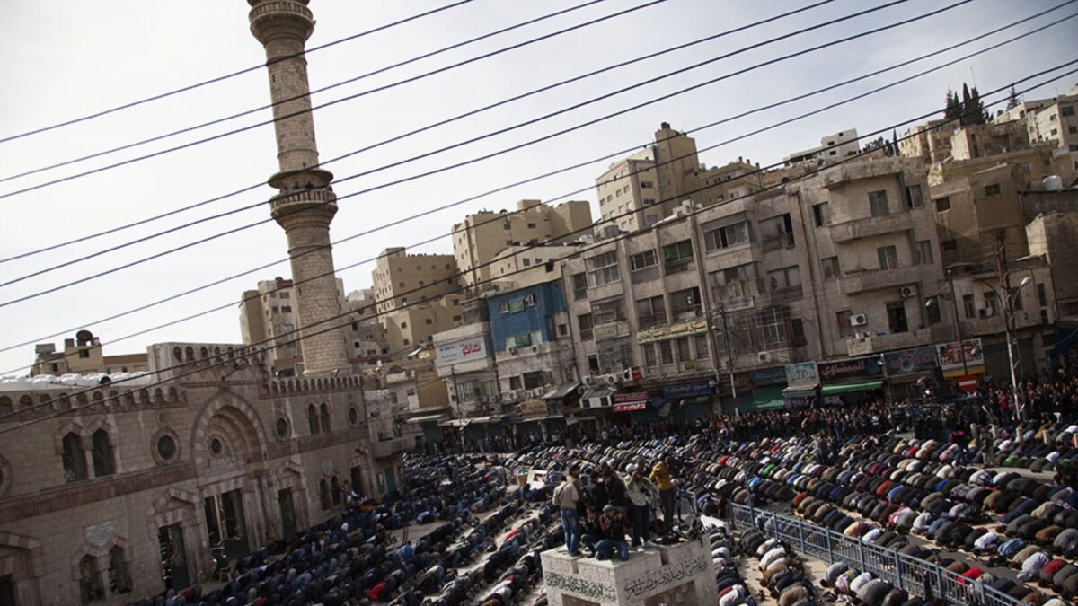 Jordanian Protests Call for Revolution