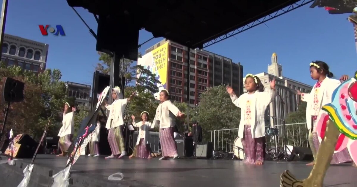 Warga AS Menari Poco-Poco Sambil Wisata Kuliner Indonesia di Kota Boston