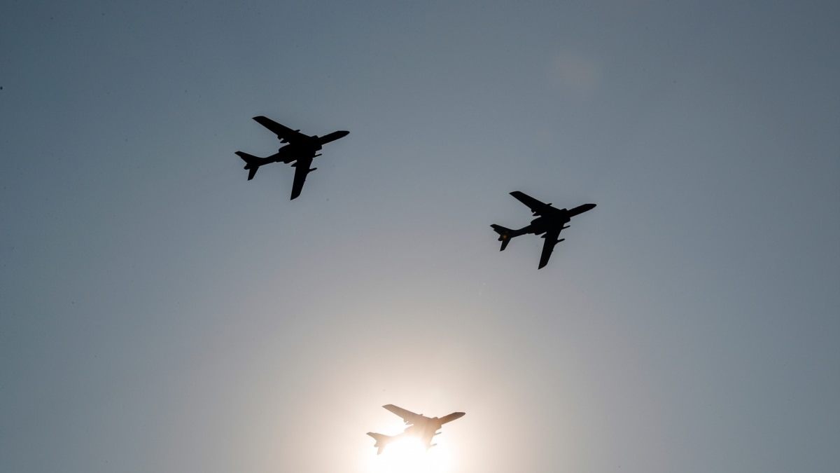 China Sends 8 Military Planes into Taiwan Airspace; Analysts See Move ...
