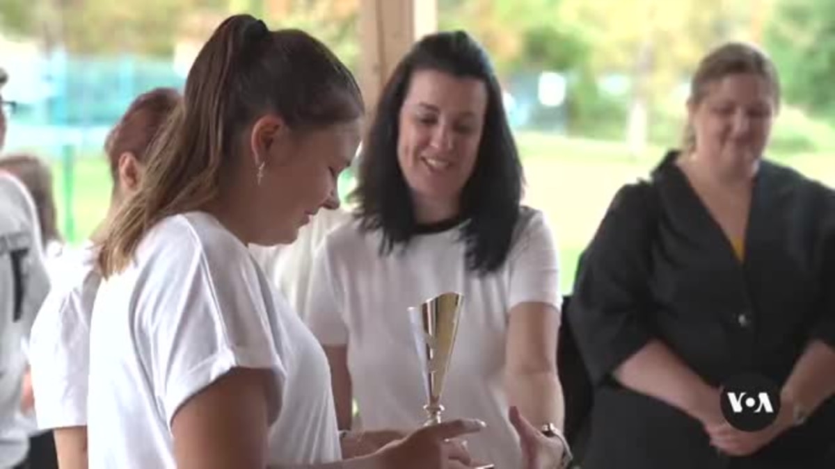 Bilingual school in Hungary helps Ukrainian refugee children preserve ...