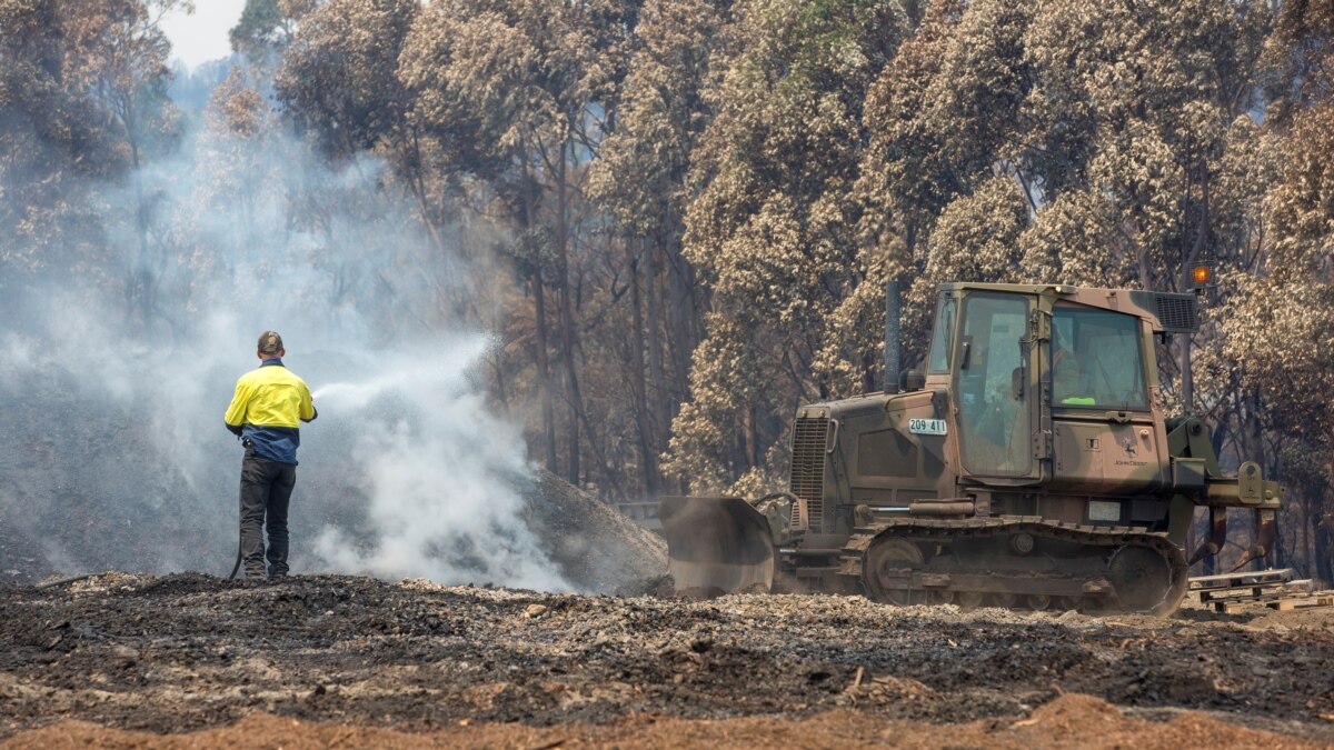 Australia’s Leader Proposes Inquiry into Bushfire Response