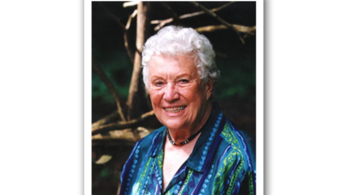 Jean Craighead George Spent Her Life in the Wilderness or Writing About It