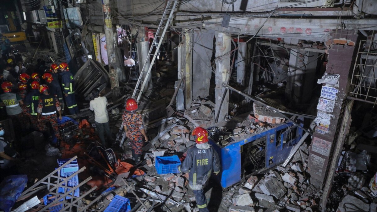 Police: At Least 7 Dead in Bangladesh Blast; Cause Unknown