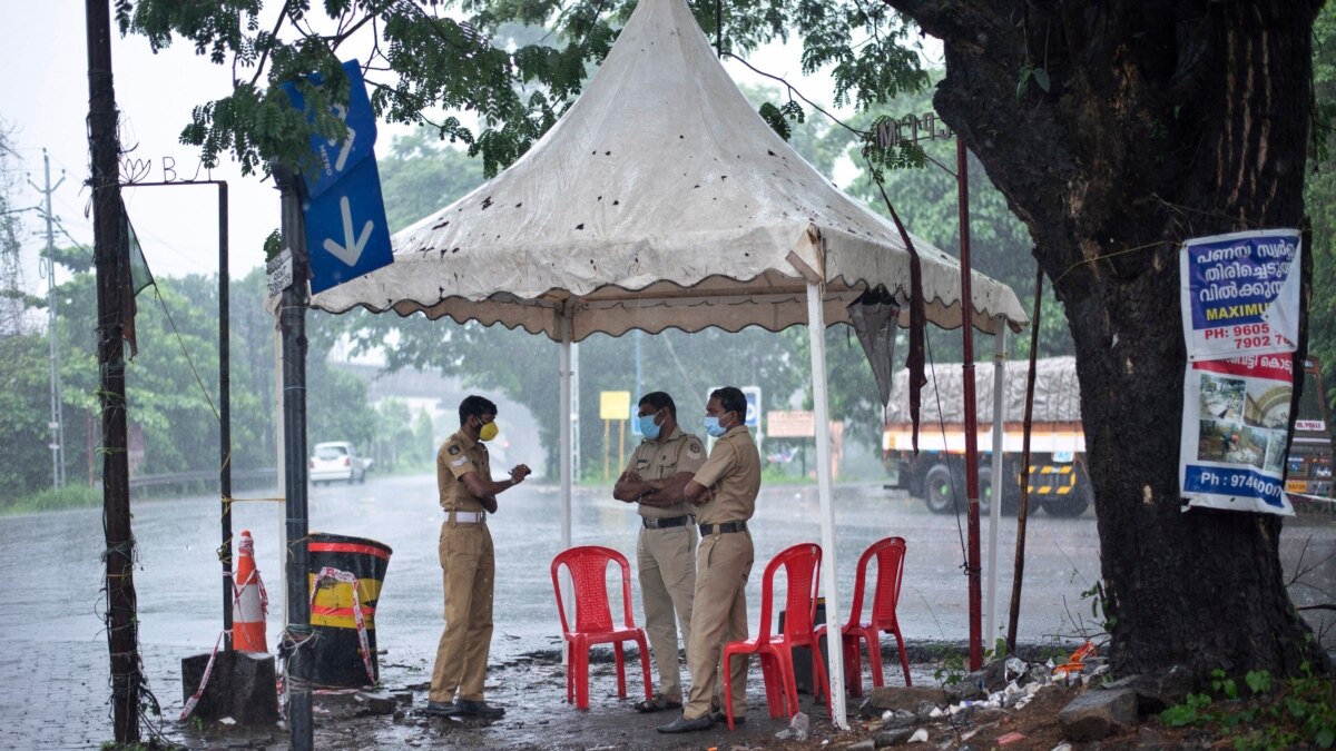 Severe Cyclone Heading Toward Southern India, Killing at Least 6