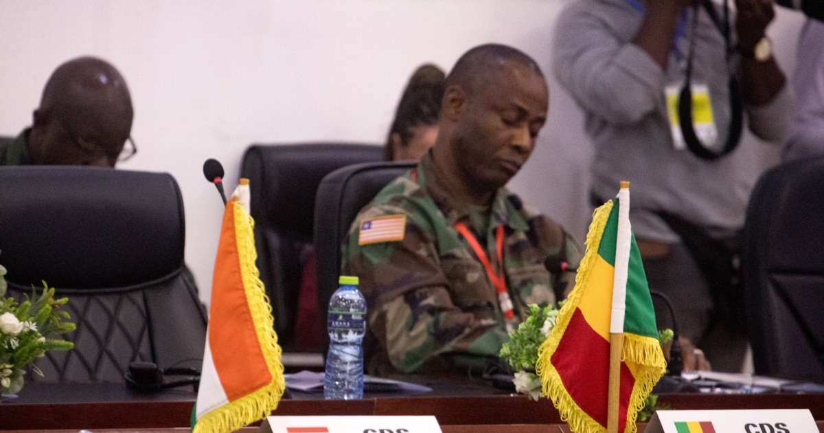 Midowga Yurub oo xiraya saldhigga militari ee ay ku leeyihiin Mali