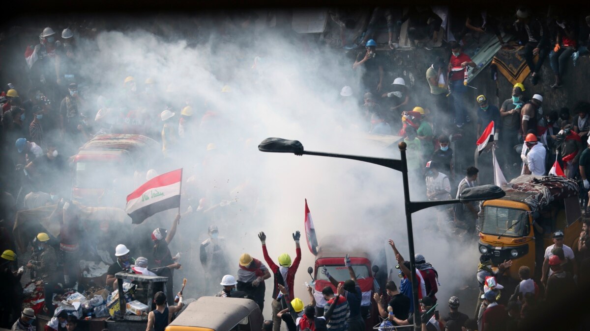 Rocket Strikes Baghdad Green Zone as Anti-Government Protesters Mass