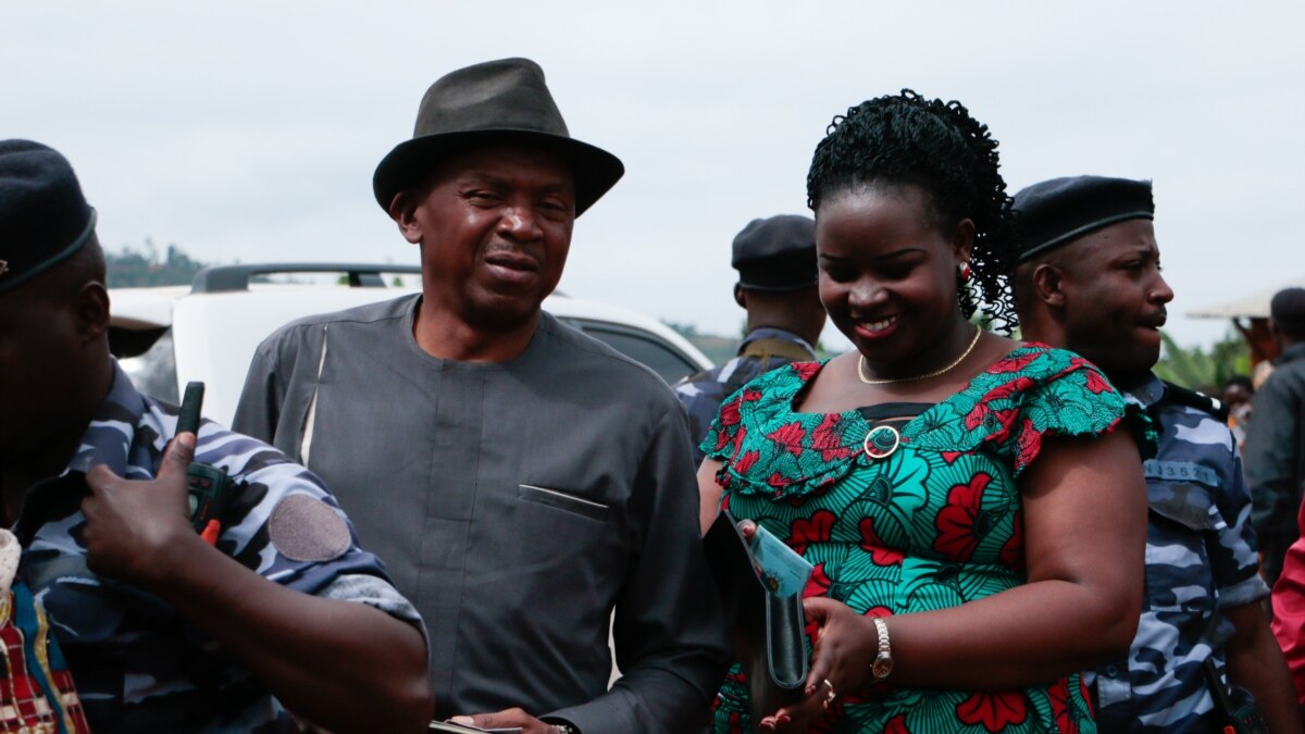 Umugambwe CNL Urasa n'Uwacitsemo Ibice Bibiri