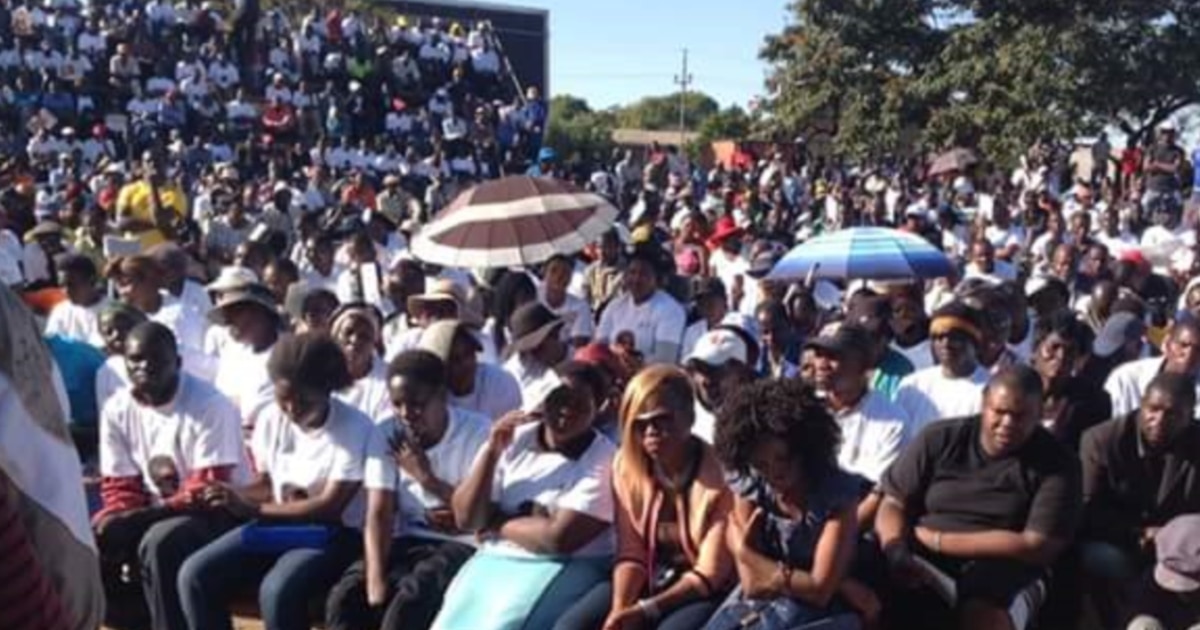 Former Vice President Mujuru Attracts Huge Crowd in Bulawayo