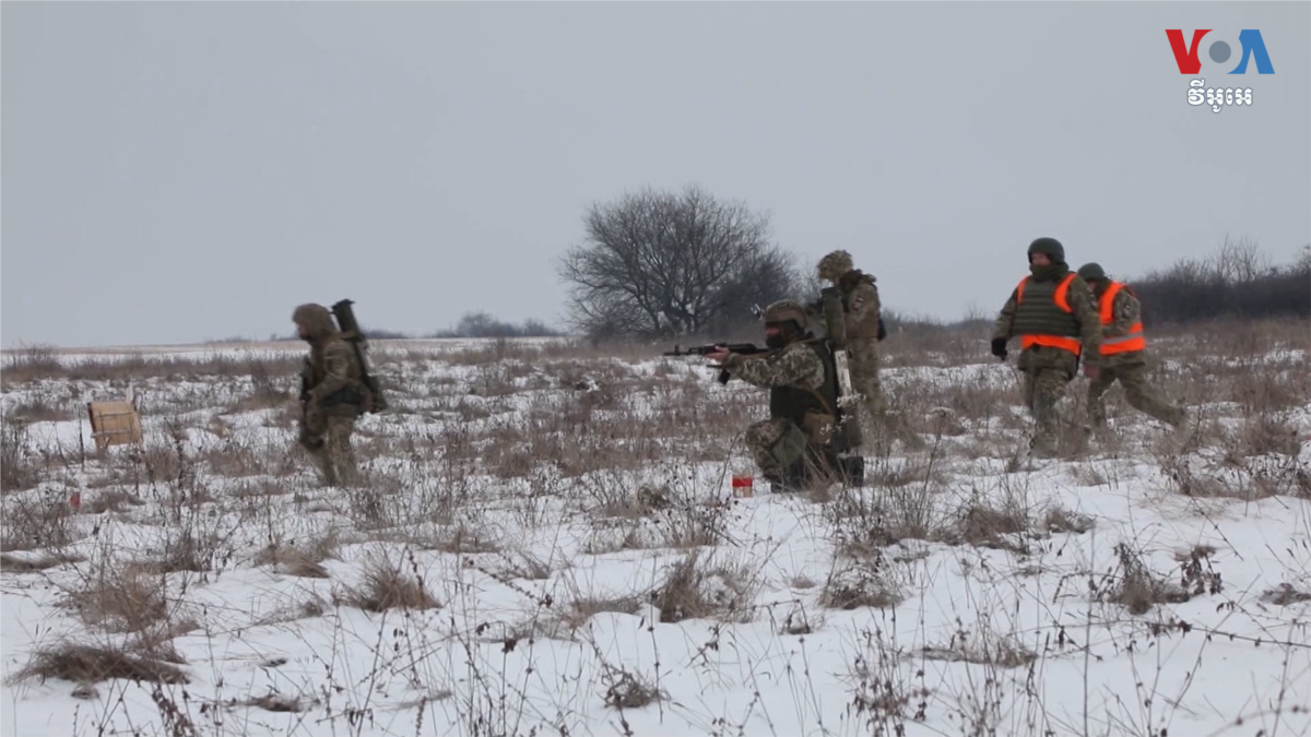 VOA Asia - Urging foreign nationals to leave Ukraine