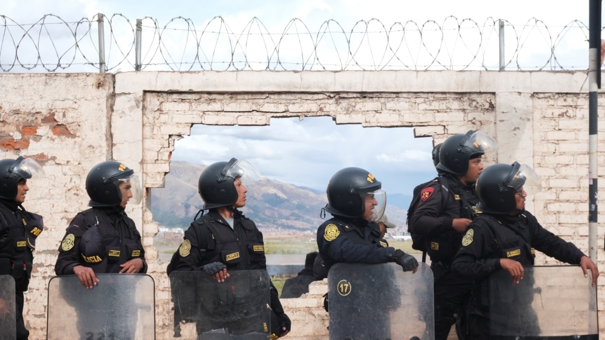 Perú: gobierno de Boluarte declara en emergencia regiones con disturbios