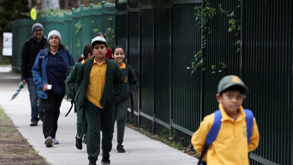 Children Return to Australian Schools After Weeks of Lockdowns