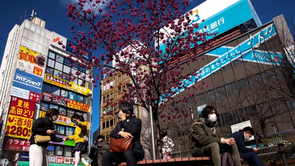 3 Dead Including 2 Police Officers in Central Japan Gun-Knife Attack