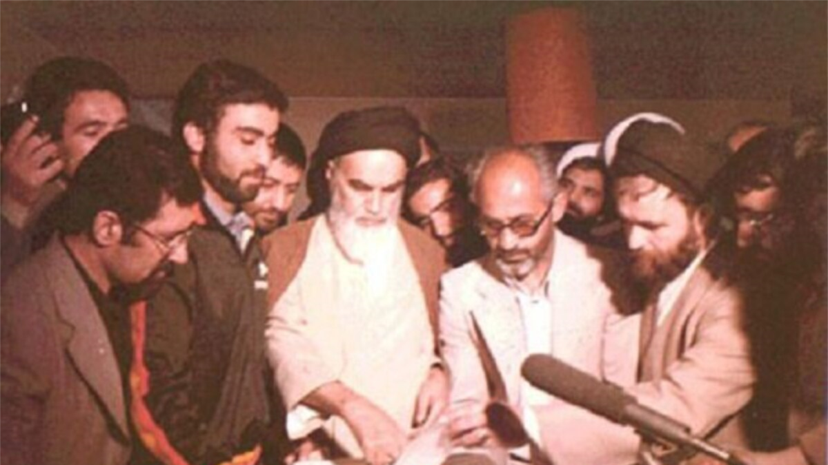 Iranians at Home, in Diaspora See Growing Need for Referendum but ...