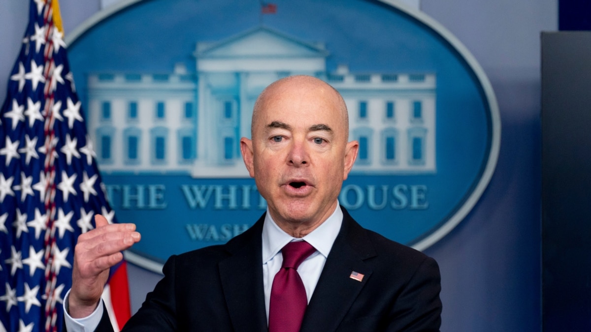 US Homeland Security to Investigate Domestic Extremism in Its Ranks