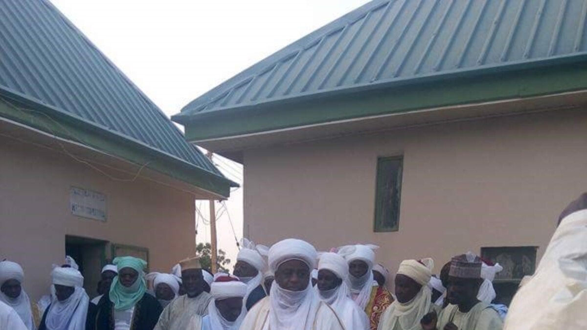 Gwamnan Jihar Sokoto Ya Karbe Ikon Nada Sarakuna Da Hakimai Daga Hannun ...