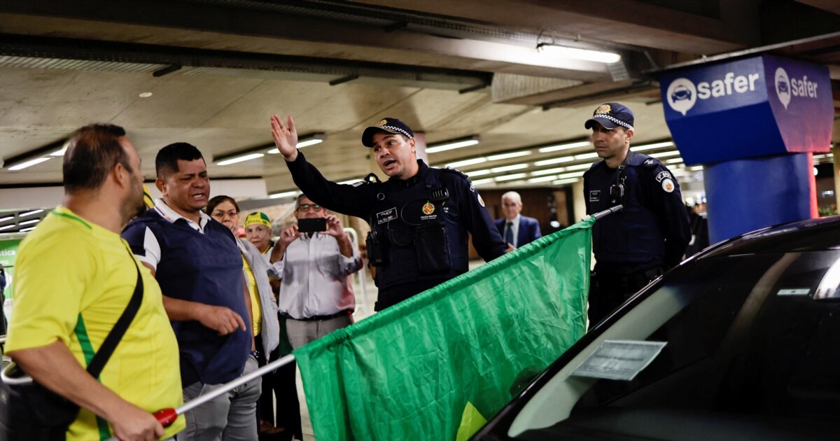 Bolsonaro Lands Back in Brazil to Lead Right-wing Opposition