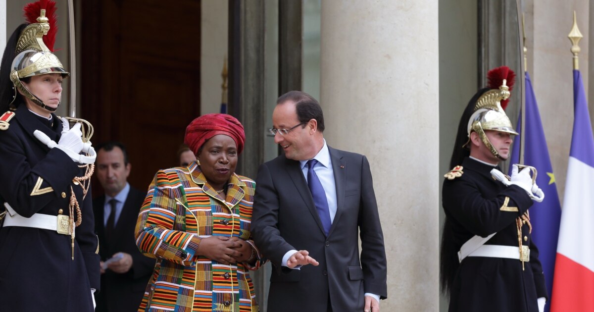 In South Africa, Rare Support for French Intervention