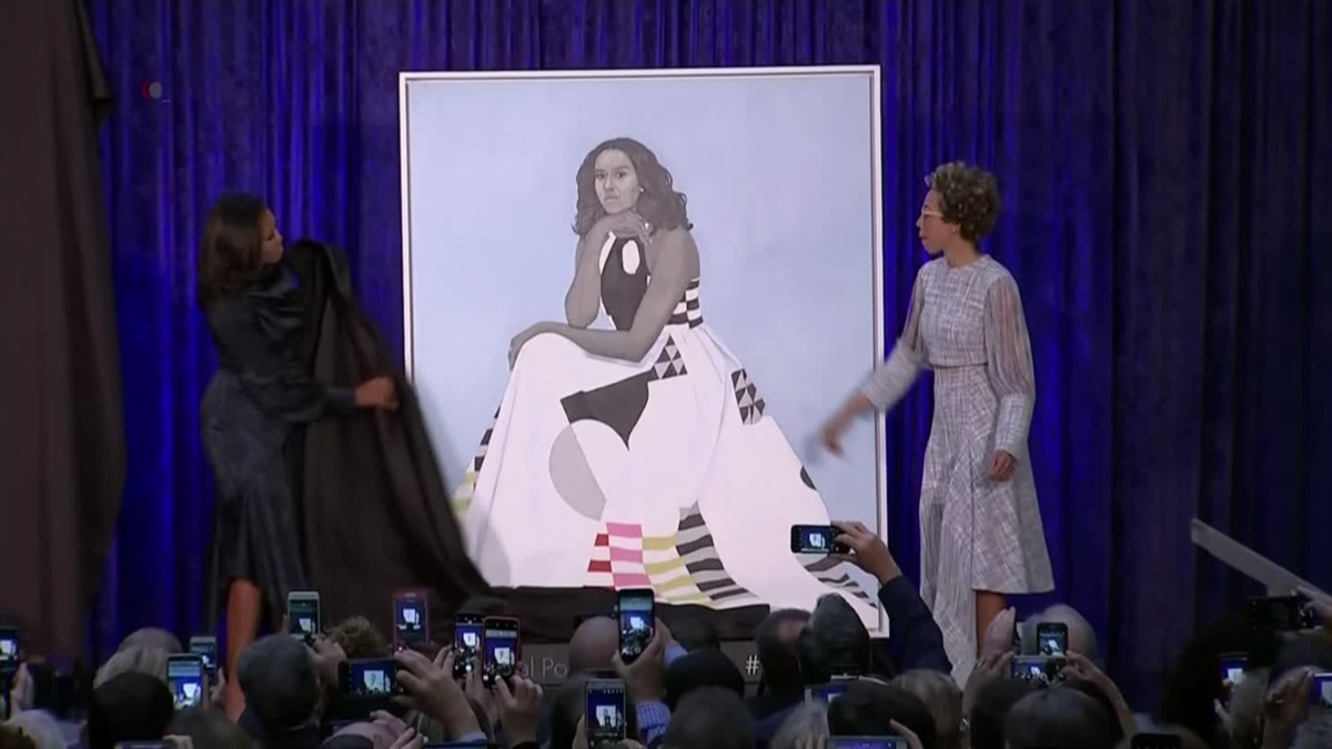 Michelle Obama Portrait Unveiled at Smithsonian