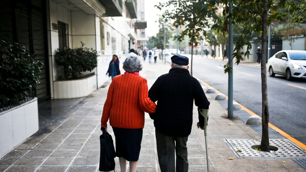 Learn to Have Better Balance and Prevent Falls as You Age