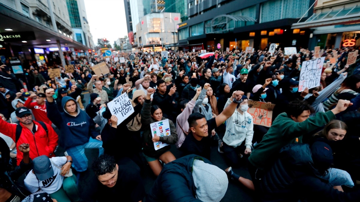 Protesters Worldwide Voice Support for US Demonstrators
