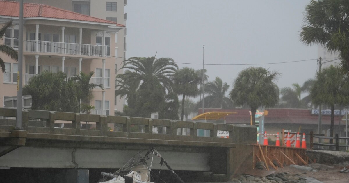 La Floride sur le qui-vive avant l'arrivée de l'ouragan Milton repassé en catégorie maximale