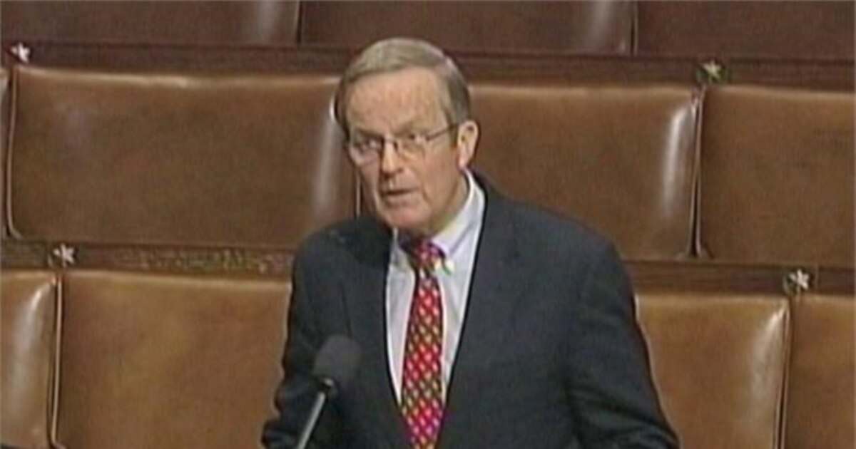 Scandals and Mistakes Influence US Political Campaigns