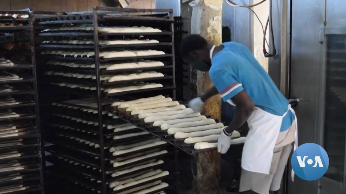 To Halt COVID Spread, Senegal Launches Bread Delivery During Ramadan