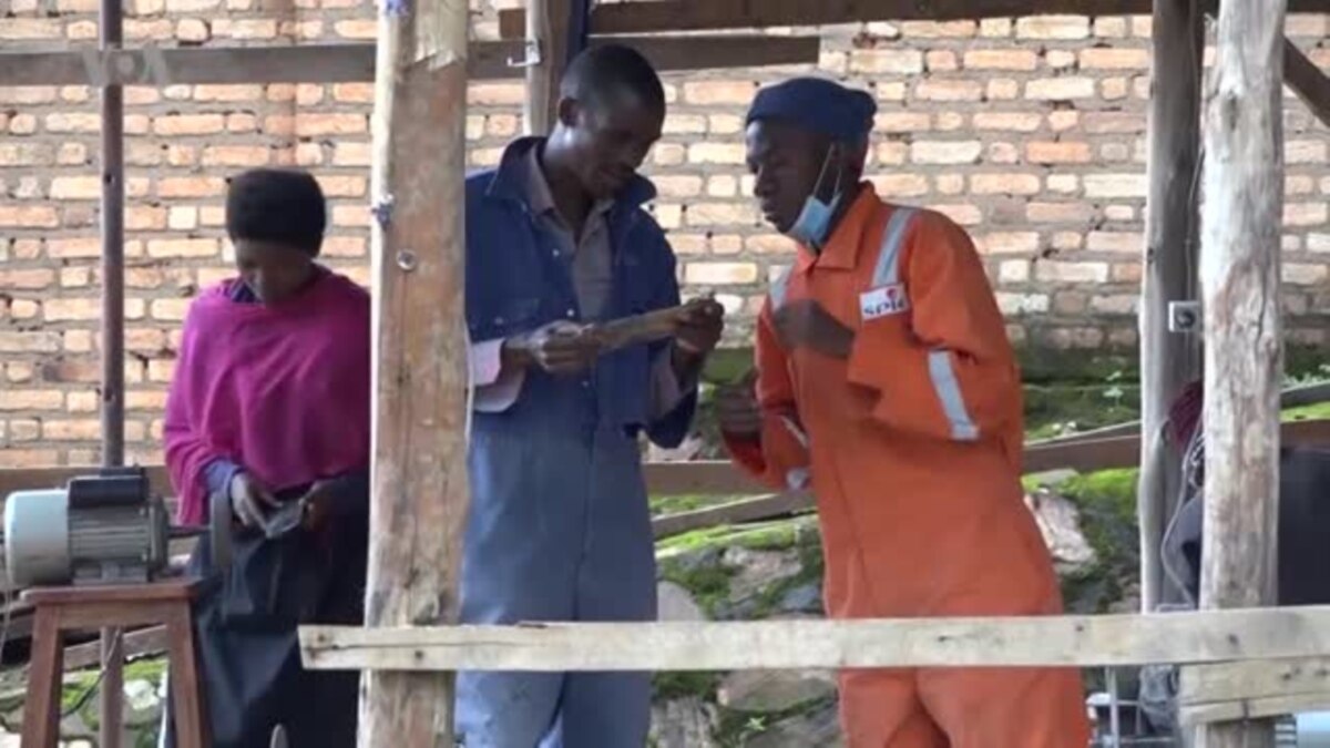 Wari Uzi ko Amahembe y'Inka Yohingurwamwo Amasahani Canke Ibisharizo?