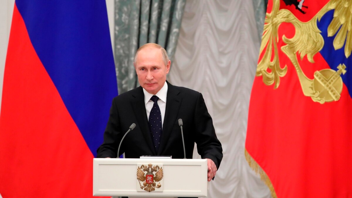 Путин го потпиша законот за „странски агенти“