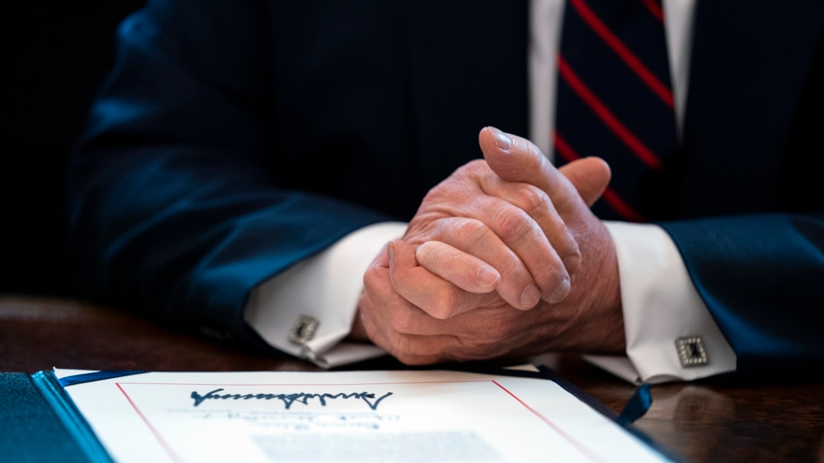 US Relief Checks Begin Arriving as Economic Damage Piles Up