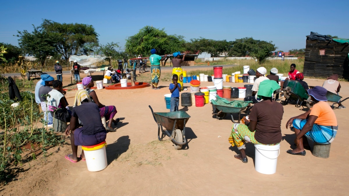 Zimbabwe Families Sleep in Water Lines as Drought Grips Bulawayo