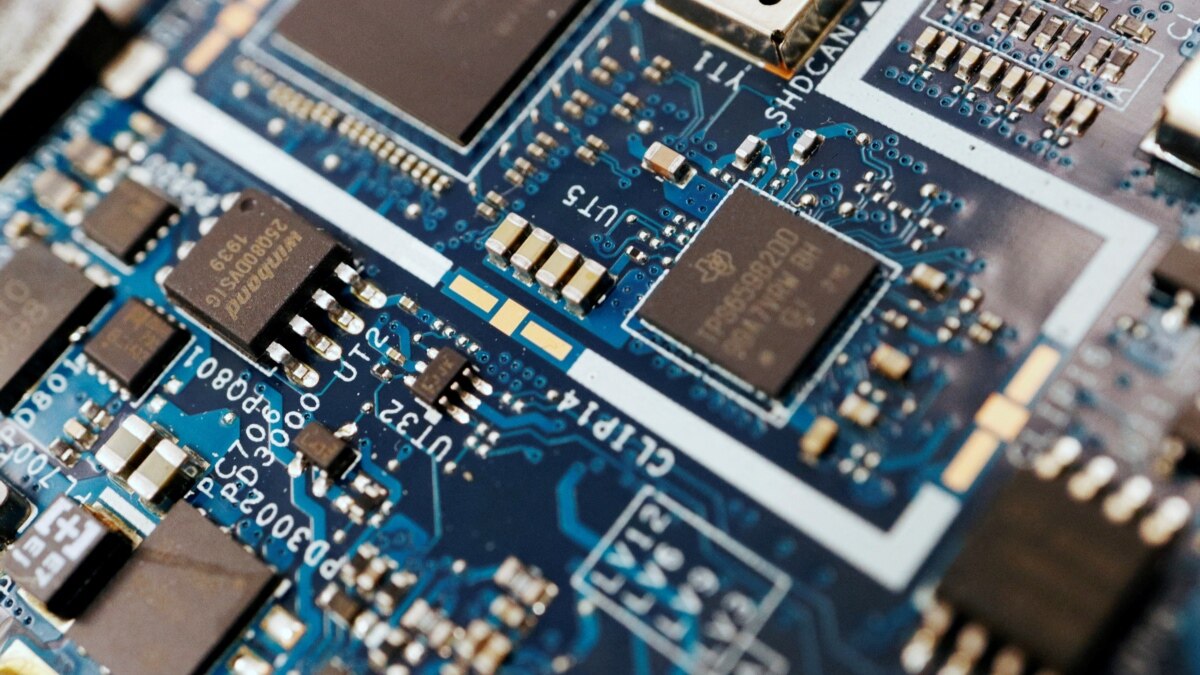 Chipmakers Celebrate End of Chip Surplus