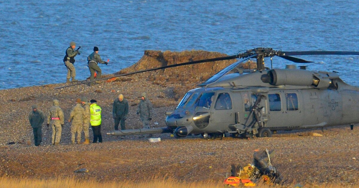 US Investigates 2 Deadly Helicopter Crashes