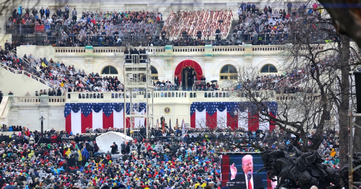 Factcheck: Trump and Spicer's Statements on Inaugural Crowd Size