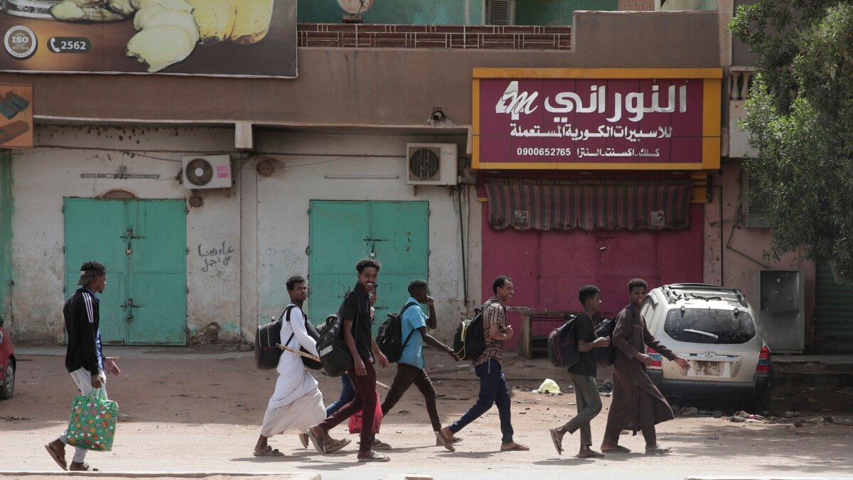 Sudan's Competing Military Factions Battle for Control Sudan's Competing Military Factions Battle for Control